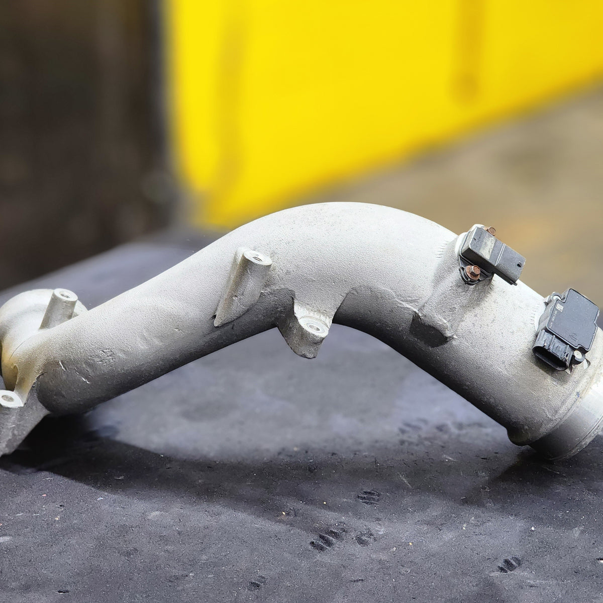 BAXY International MaxxForce 13 Air Cooler Pipe W/Mass Air Flow Meter ...