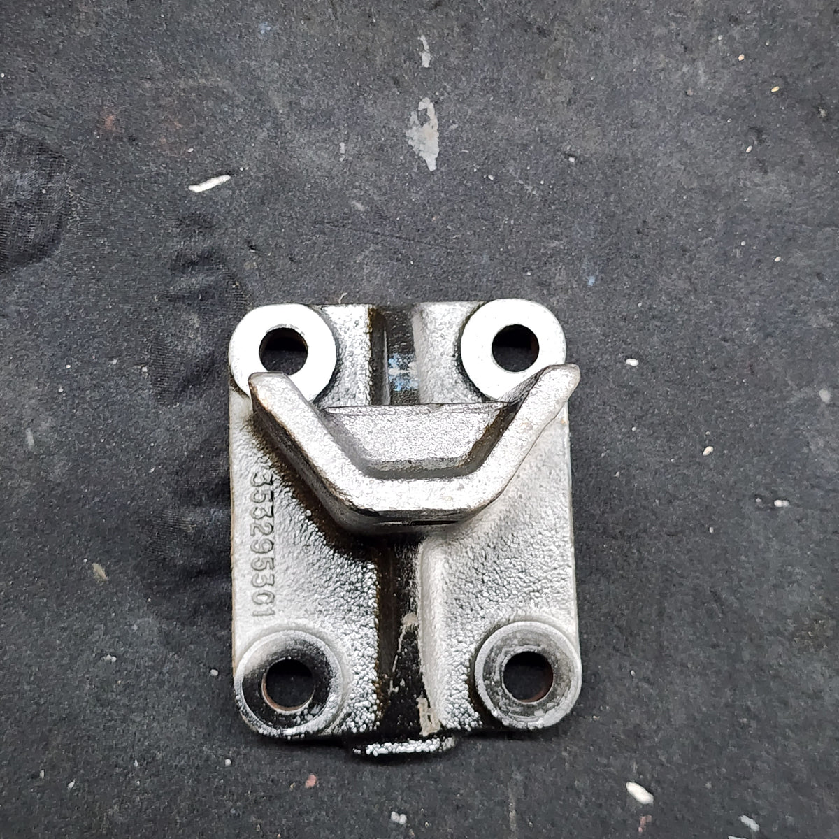 OEM International DT466E Engine Mount 3532953C1 For Sale – CA Truck ...