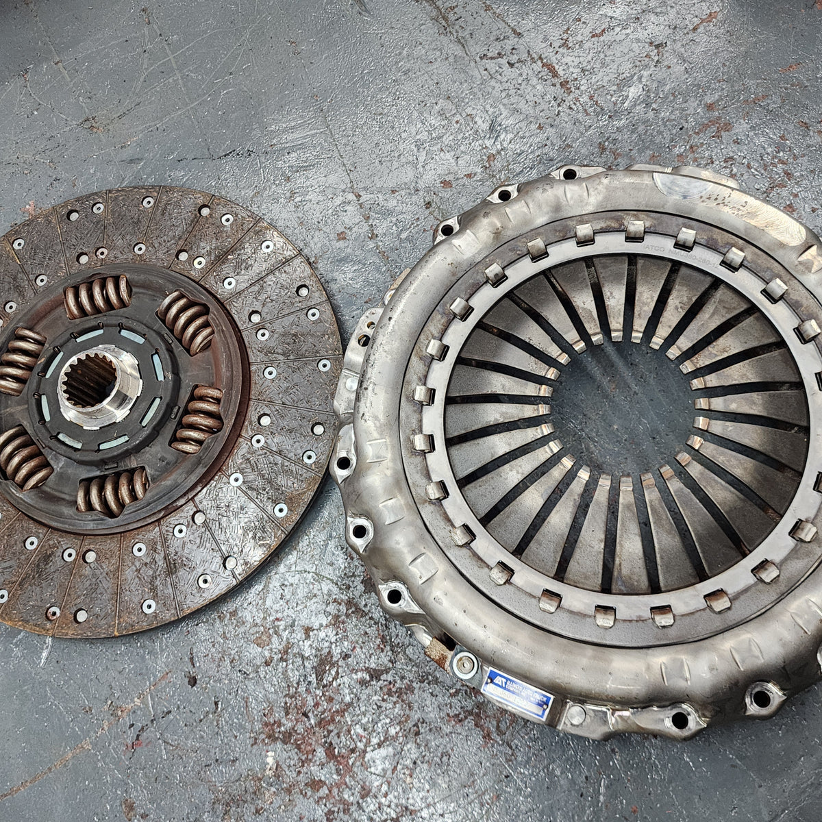 IATCO Detroit DD15 Clutch Disc NMU360-28-12 For Sale – CA Truck Parts, Inc.