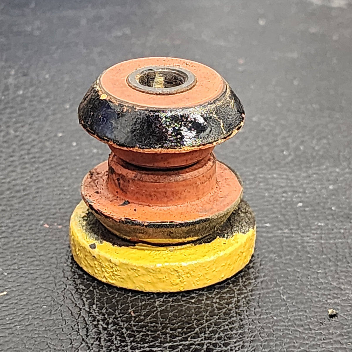 CATERPILLAR 70-PIN ECM ECU COMPUTER RUBBER MOUNT CUSHION ATTACHMENT w ...